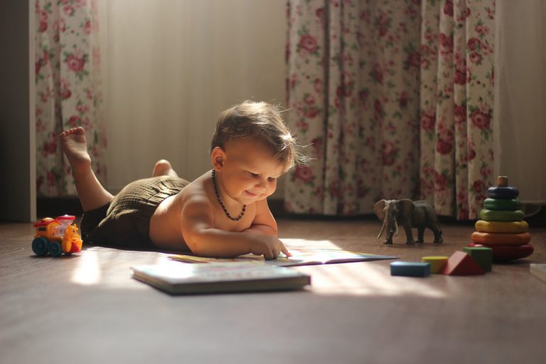 The 13 Signs of Autism in Toddlers Age 2 - Newborn Stages