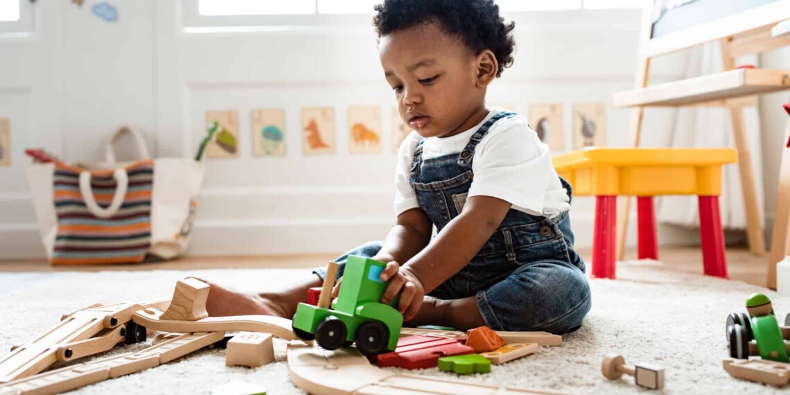 Infant Vision Development Timeline: 0-12 Months - Newborn Stages